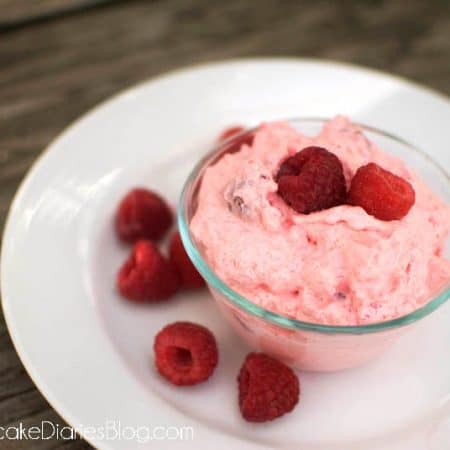 5-Minute Raspberry Jello Salad - Cupcake Diaries