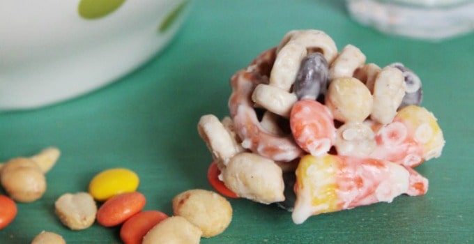 Sweet & Spooky Trail Mix {30 Days of Halloween - Day 19} - Cupcake Diaries