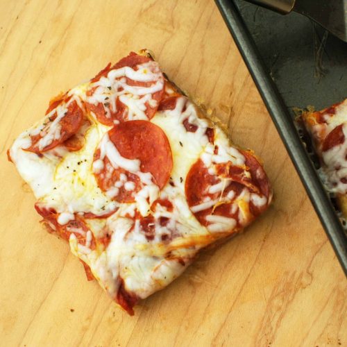 Easy Homemade Pizza - Cupcake Diaries