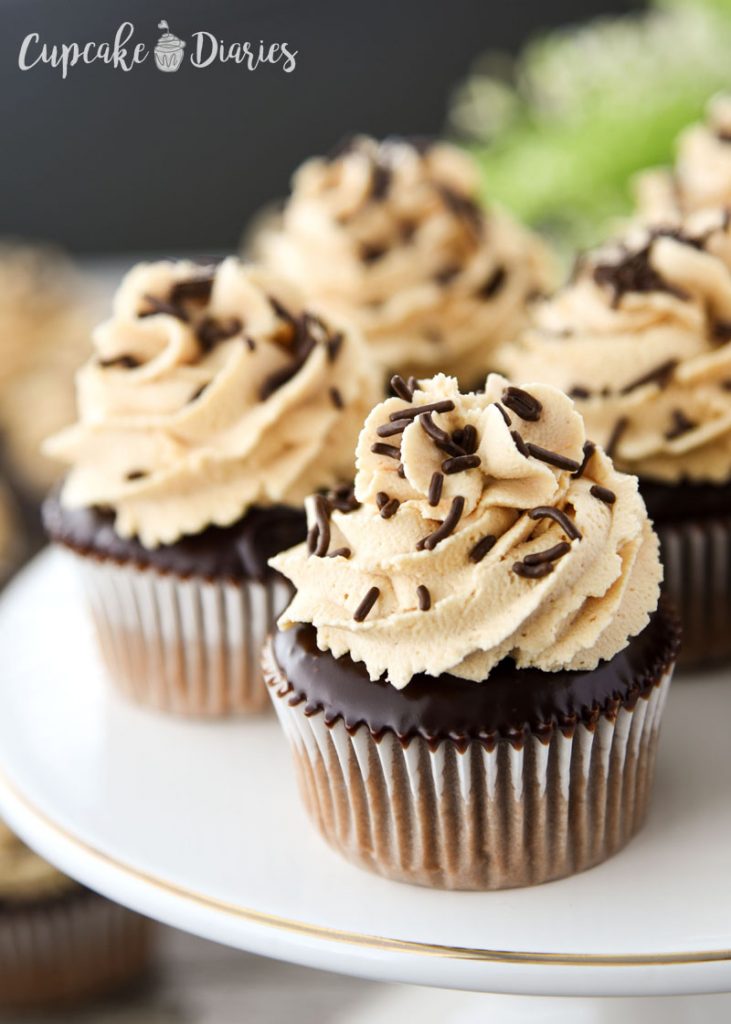 Chocolate Peanut Butter Cupcakes with Peanut Butter Frosting - Cupcake ...